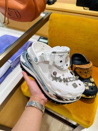 Minhshop.vn - Dép MCM x Crocs White [O]