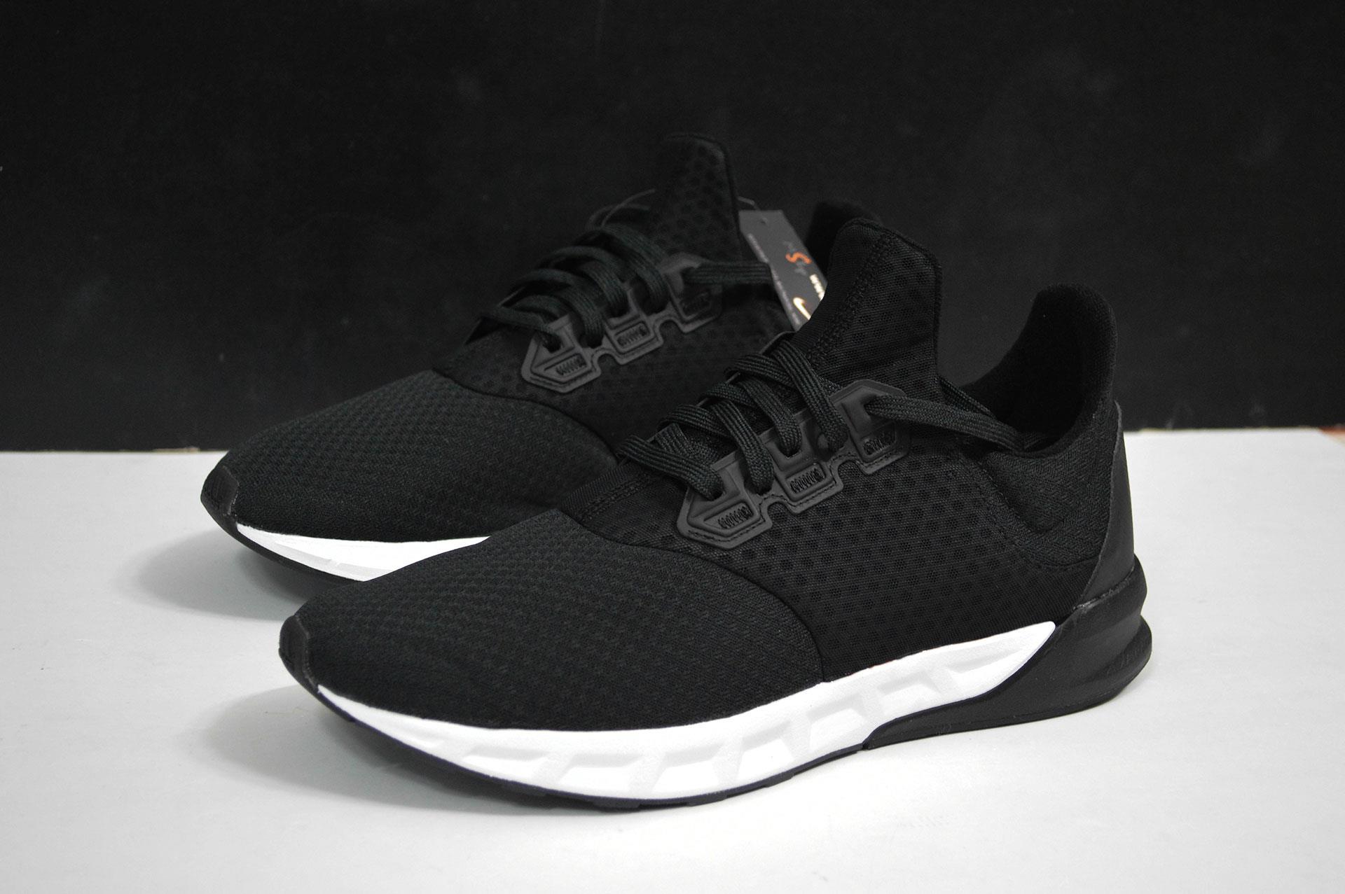 Diagonair Exklusive Gestreifte Wildleder-Sneaker In Schwarz, 56% OFF