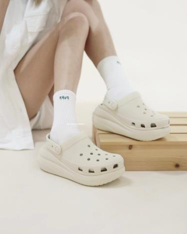 mbxdomba.com - 16598 - Dép Crocs Classic Crush Clog Slides Cream Bone